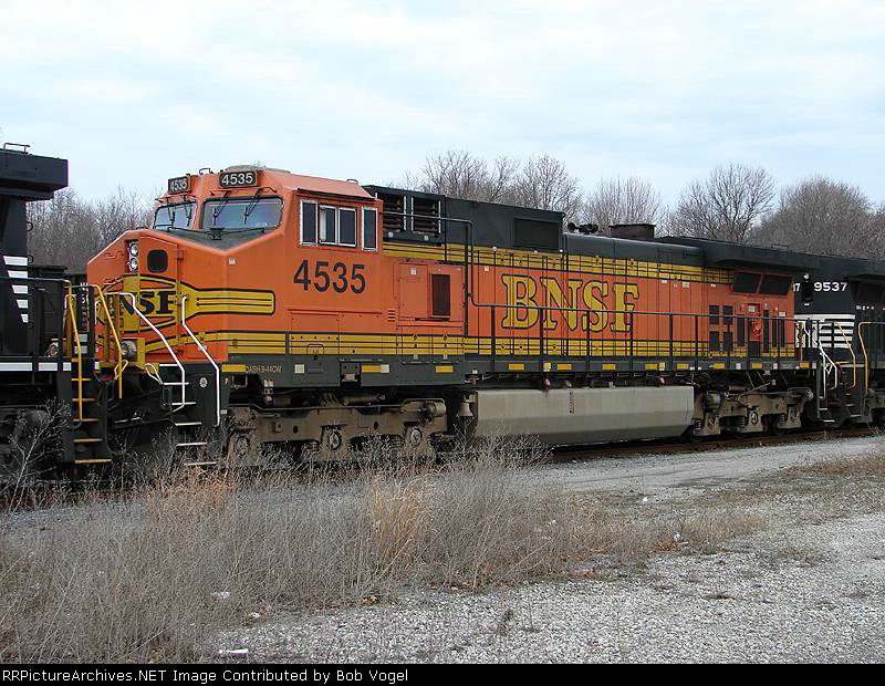BNSF 4535